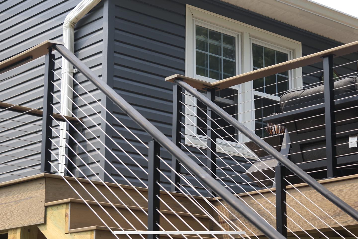 Lush Green Outdoor Deck Cable Railing – Muzata